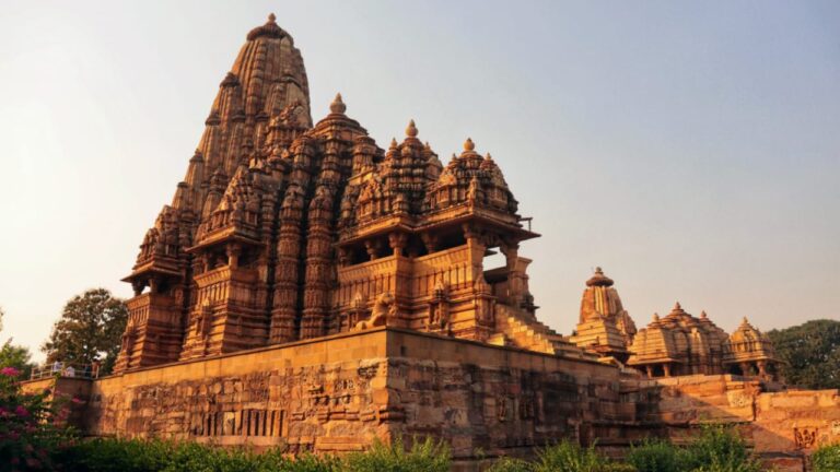 Top 7 Historical Monuments To Visit In Madhya Pradesh - Dreamtrix