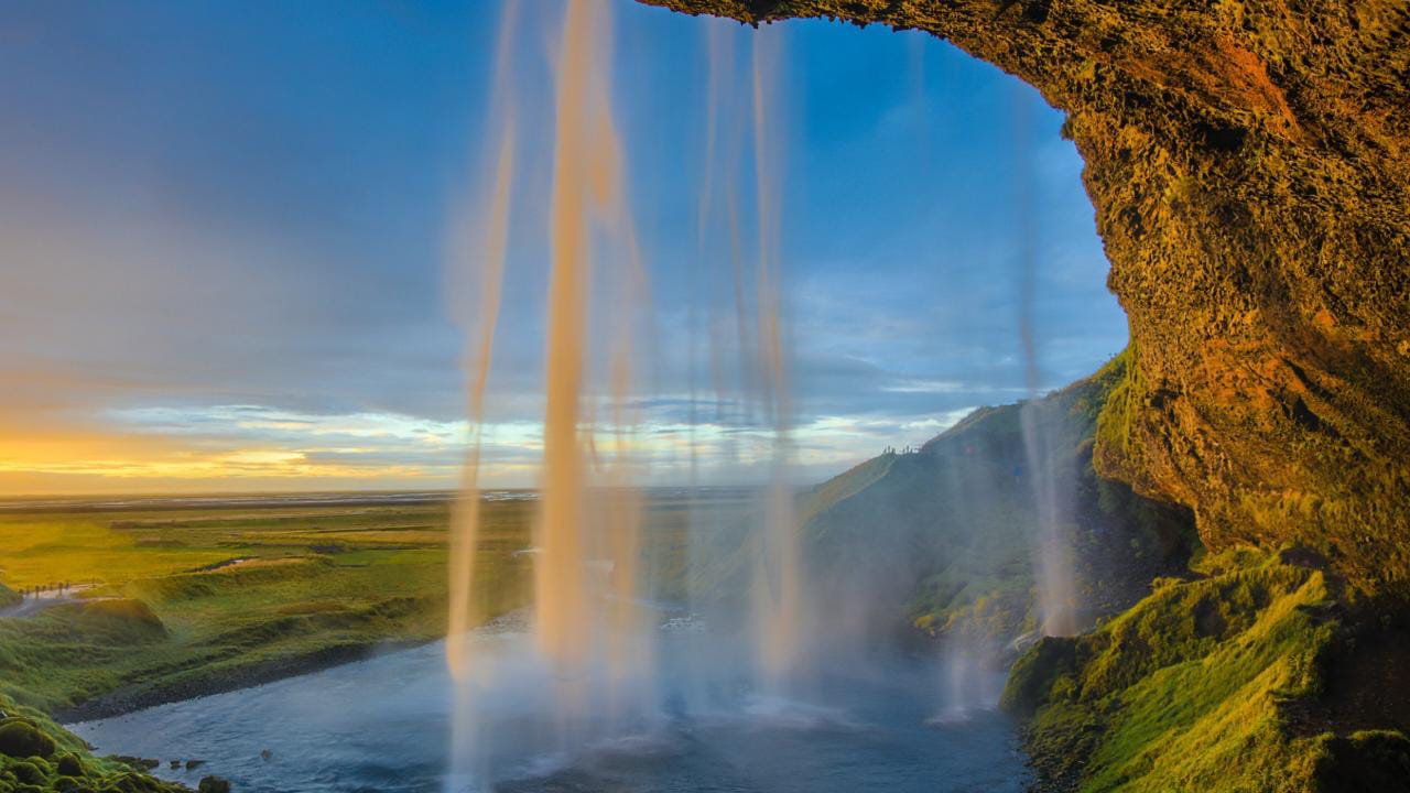 Top 10 Mesmerizing Waterfalls to Visit in Iceland - Dreamtrix