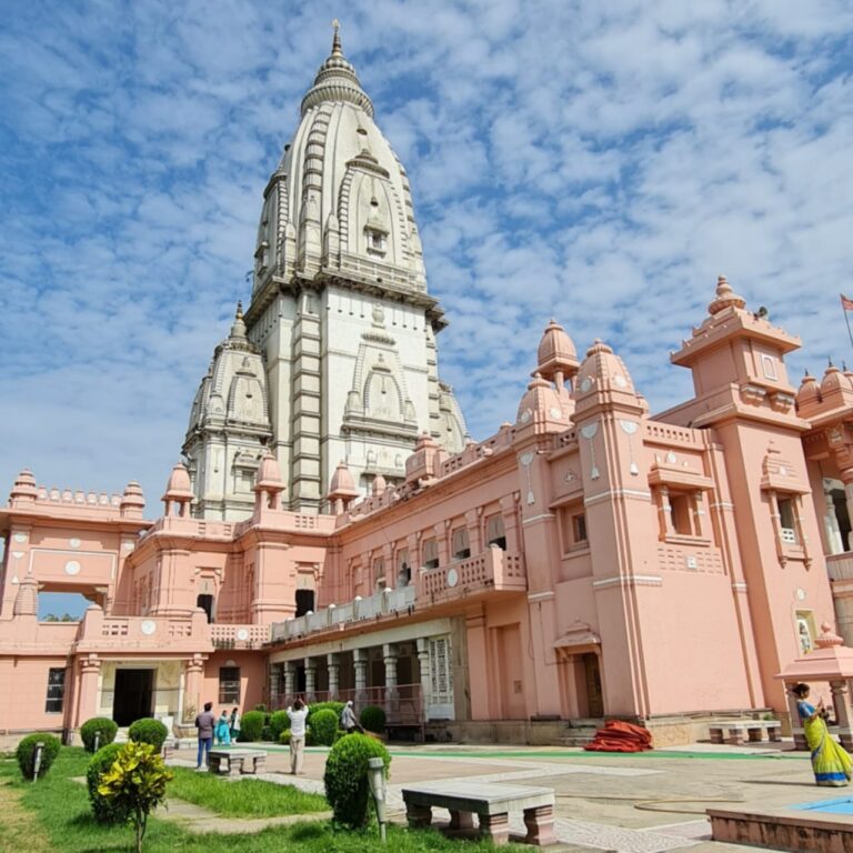 6 Popular Temples To Visit In Uttar Pradesh, India - Dreamtrix