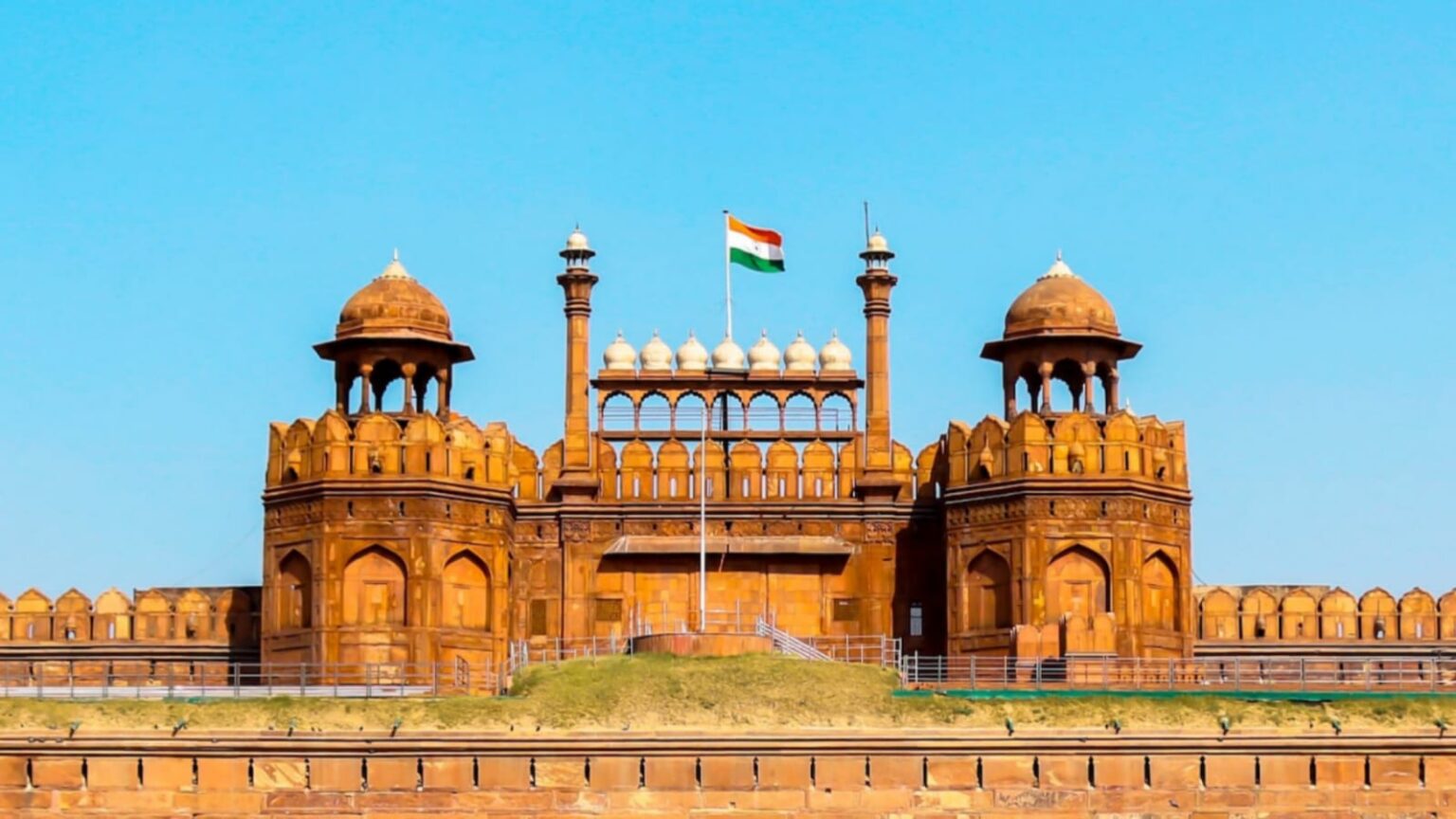 Top 8 Famous Historical Forts To Visit In India - Dreamtrix