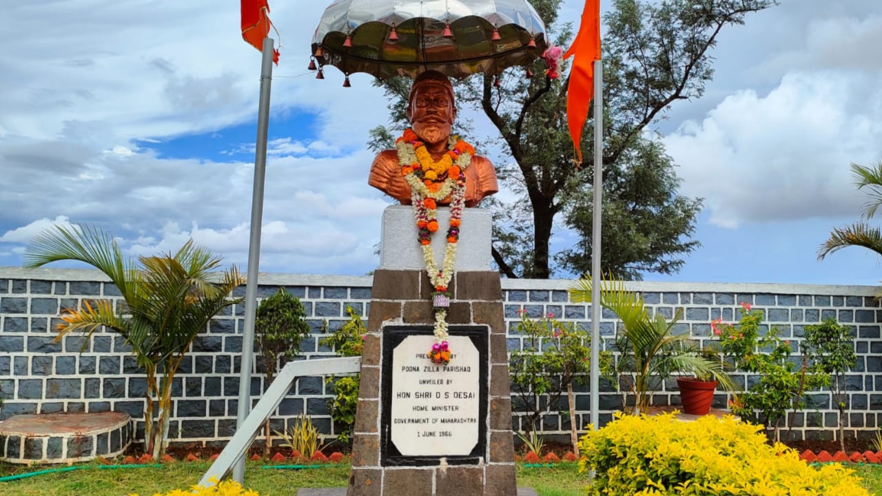 Purandar Fort (Pune) Maharastra - Timings, History, Trek - Dreamtrix