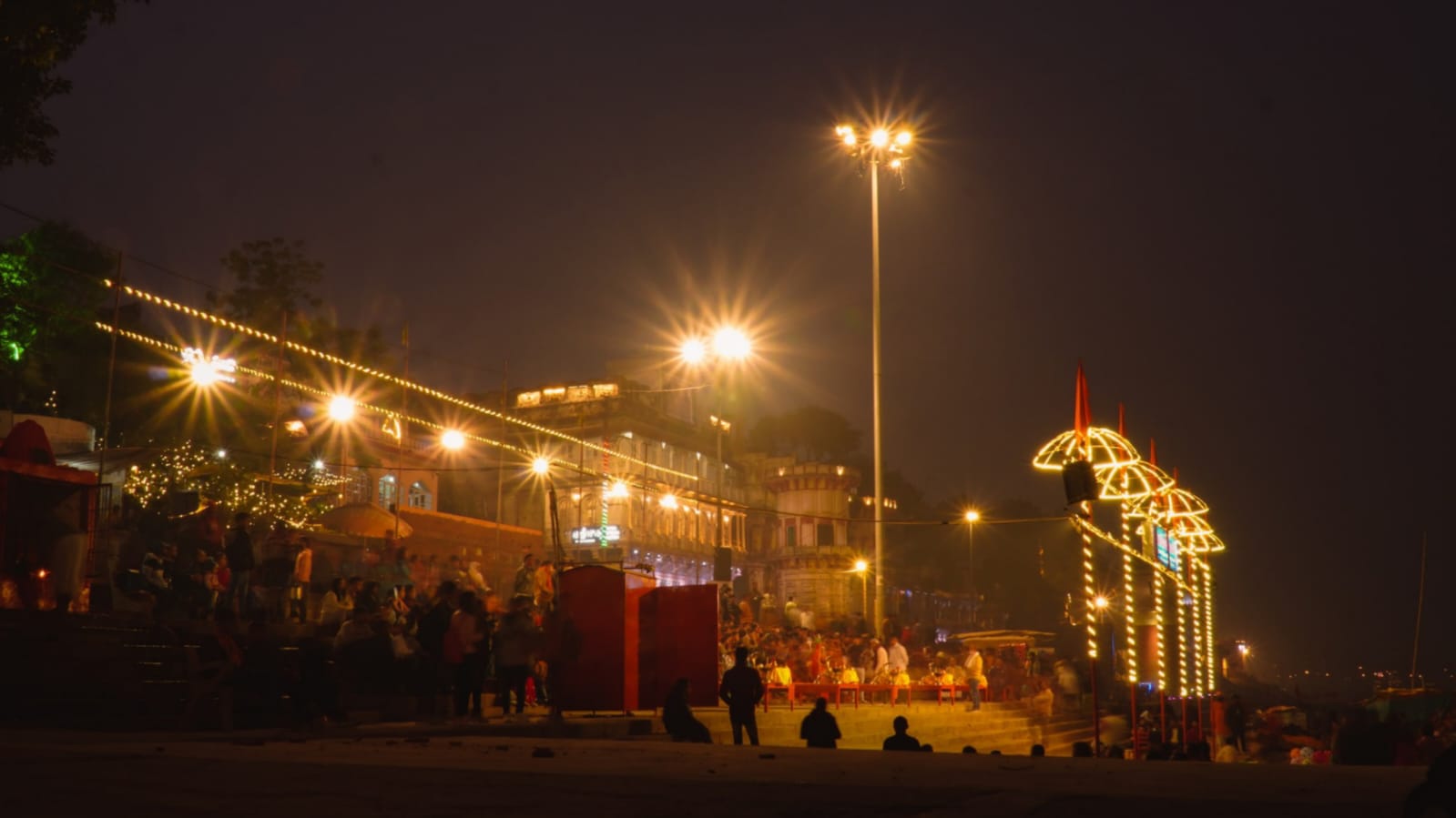Top 6 Most Famous Ghats To Visit In Varanasi (India) - Dreamtrix